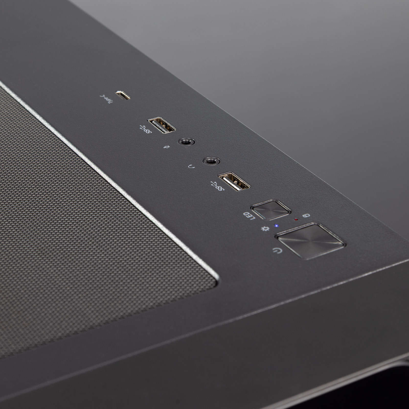 Forge Ryzen 7 9800X3D RTX 5080 Pre-built Gaming PC - Chillblast